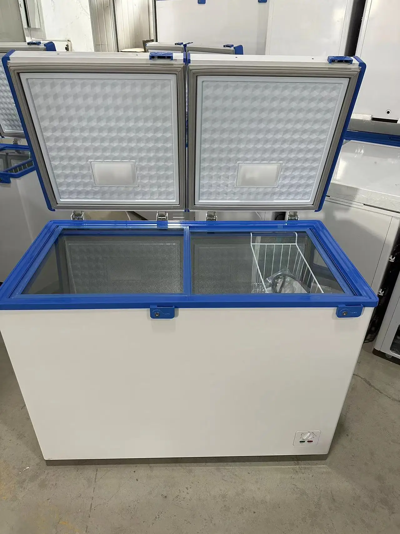 358 Liter Single Temperature Freezer with 12/24V DC Solar Display Glass ...