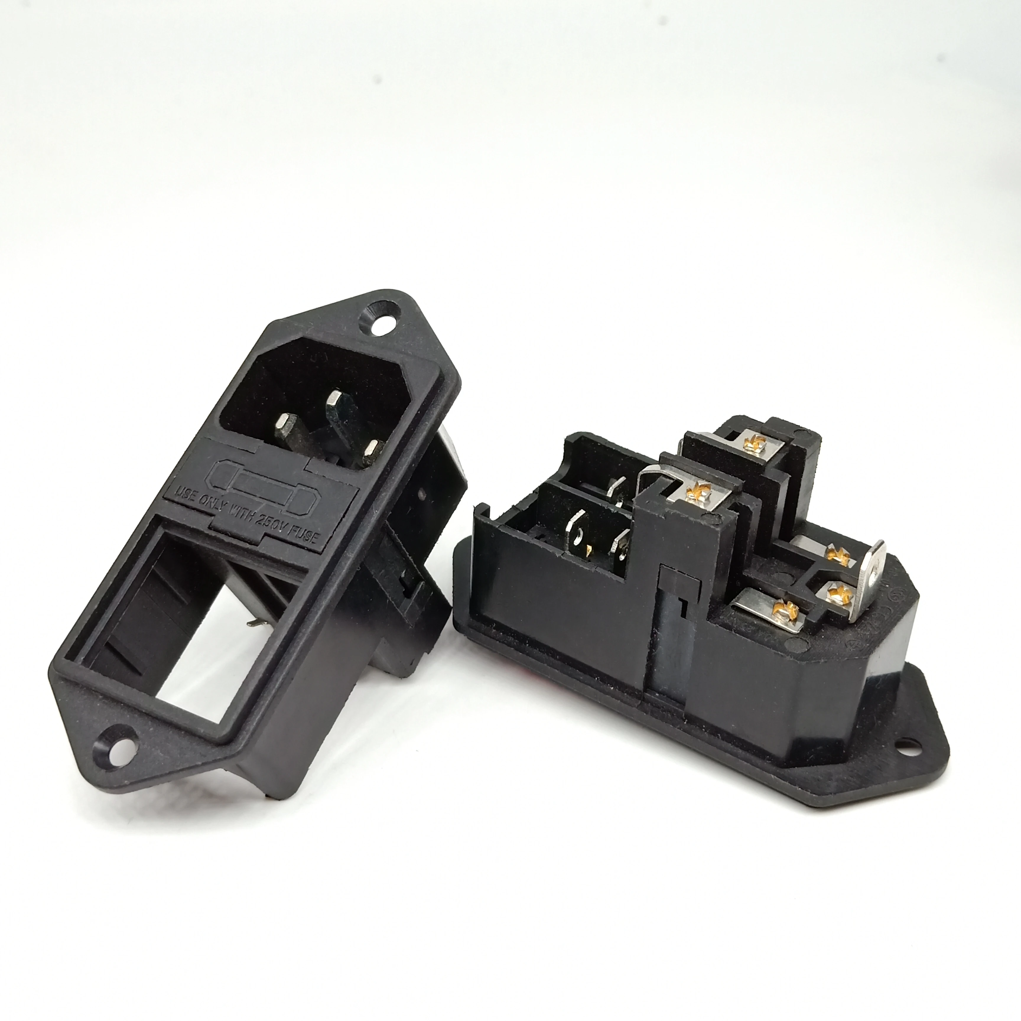 IEC electrical switch connectors for automotive parts female plug three ...