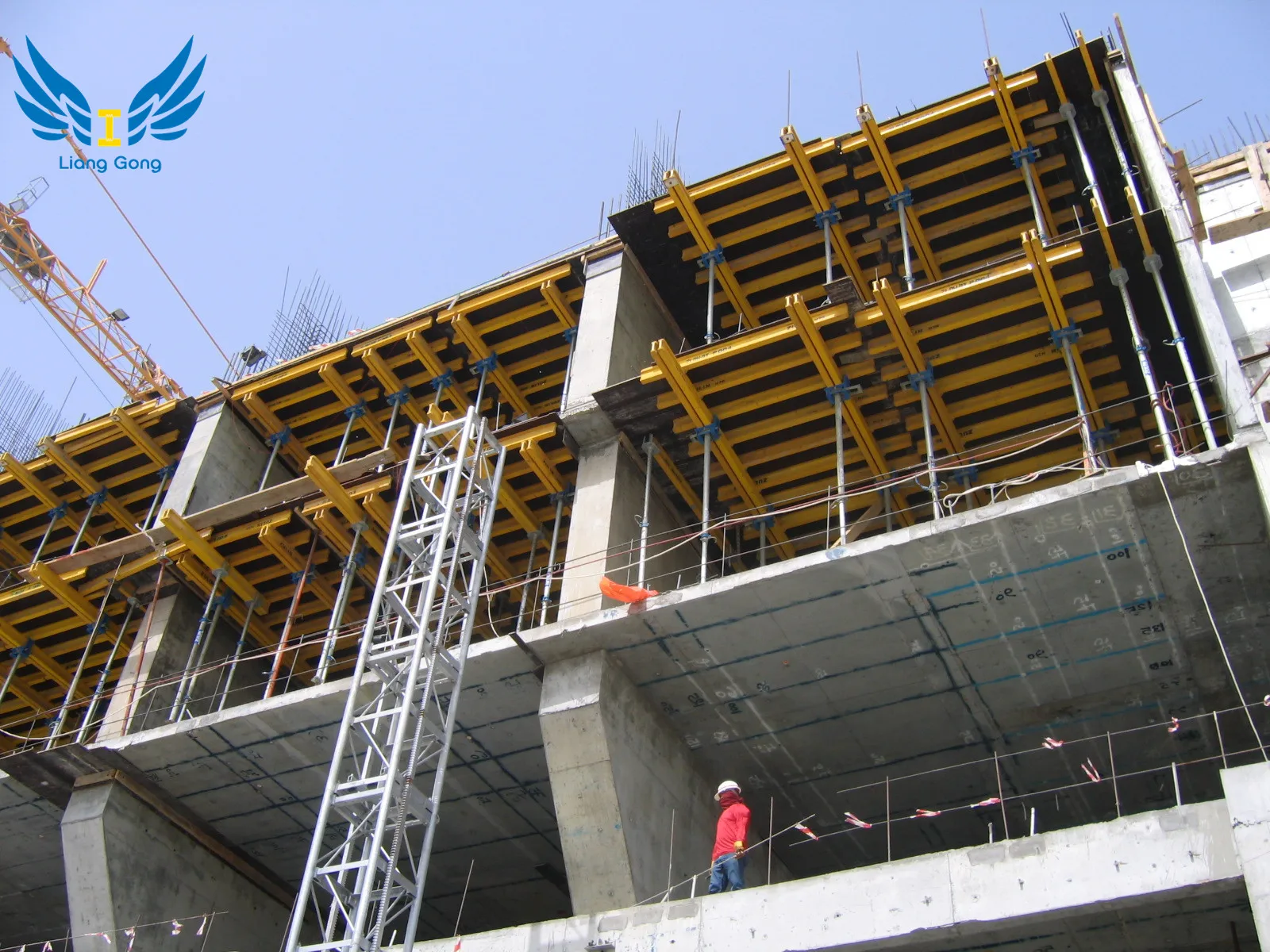 Lianggong Formwork & Scaffolding Manufacture Timber Beam Slab Formwork ...