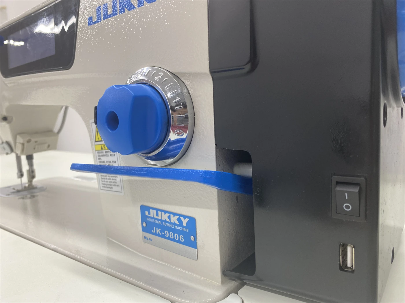 Jukky 9800 Direct Device Servo Motor Used Single Needle Lockstitch Industrial Sewing Machine ...