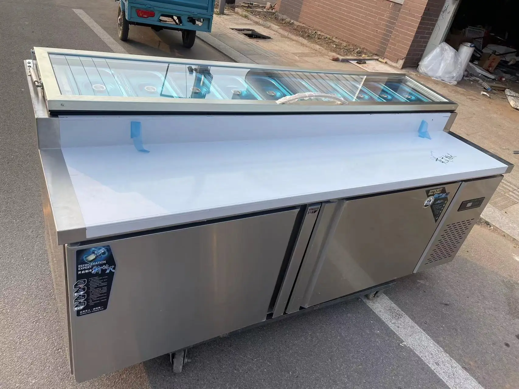 Refrigerated 1 2 3 4 Door Pizza Counter Top Salad Bar Counter Prep ...