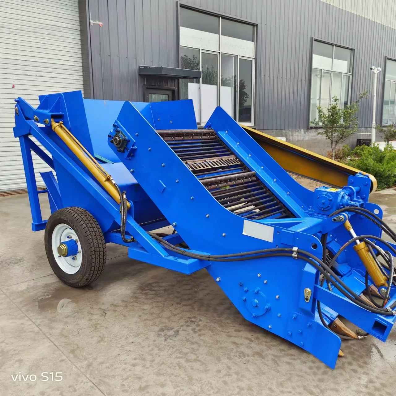 Agricultural Tractor Mounted Rock Picker - Efficient Stone Removal