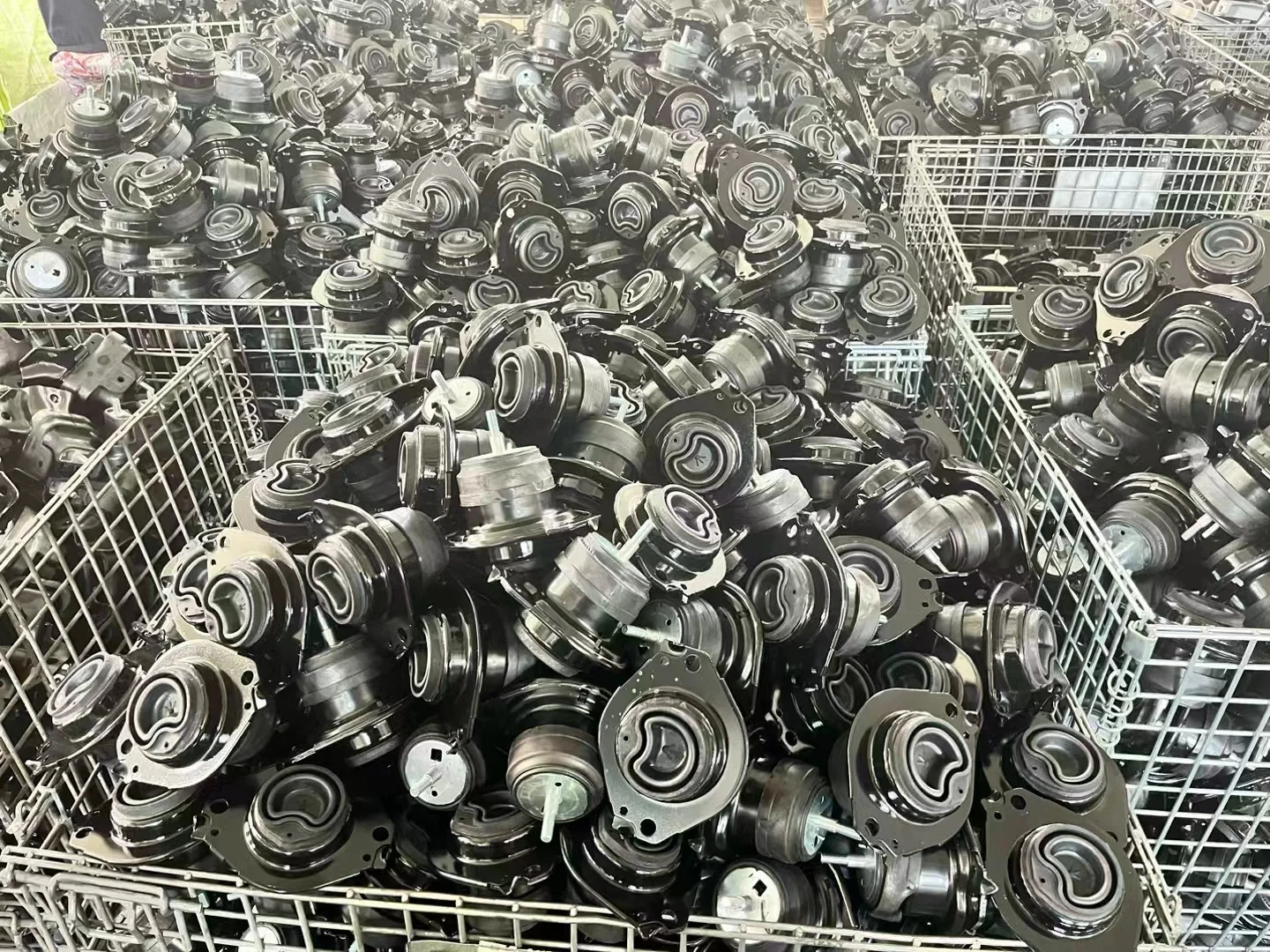 Shop Quality Engine Mounts for Cadillac Escalade & GMC