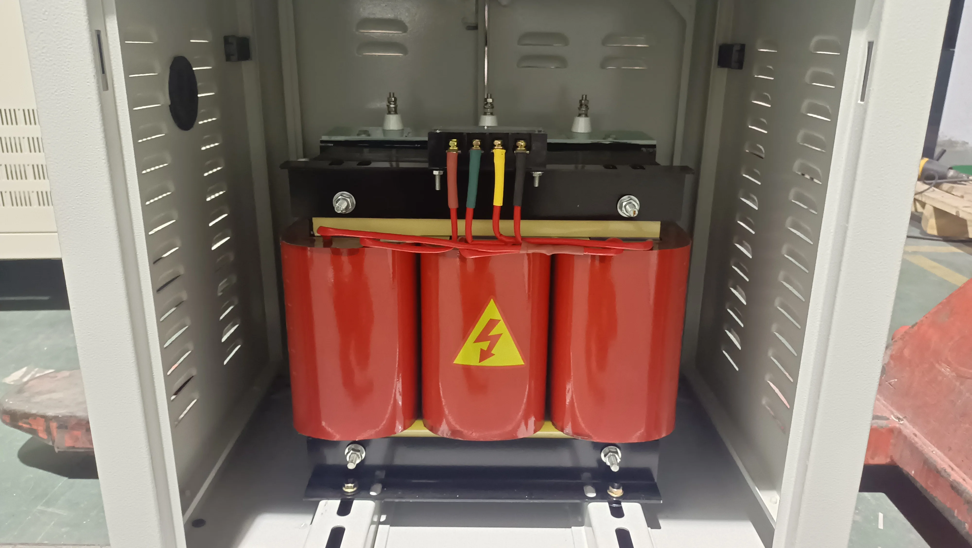 Dry Type Three Phase Transformer - 480v to 380v/208v