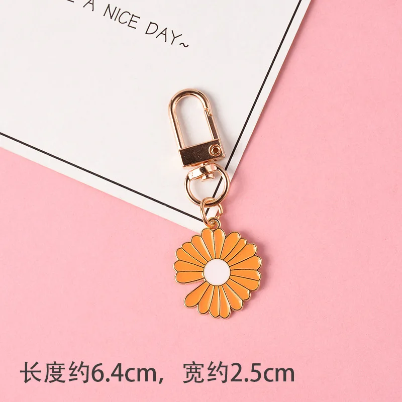 Wholesale Cute Daisy Keychain In Stock Custom Logo Keychain - Buy ...
