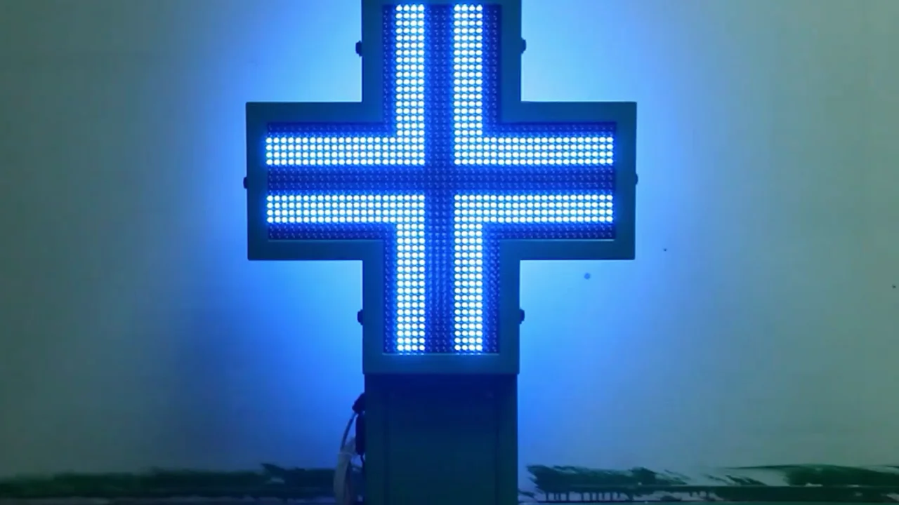 Outdoor P8 Full Color Pharmacy Cross Screen Control System Led Sign ...