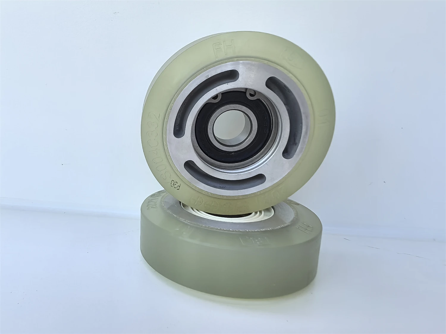 Pressure-sensitive Rubber Caster Wheels for Escalator Steps