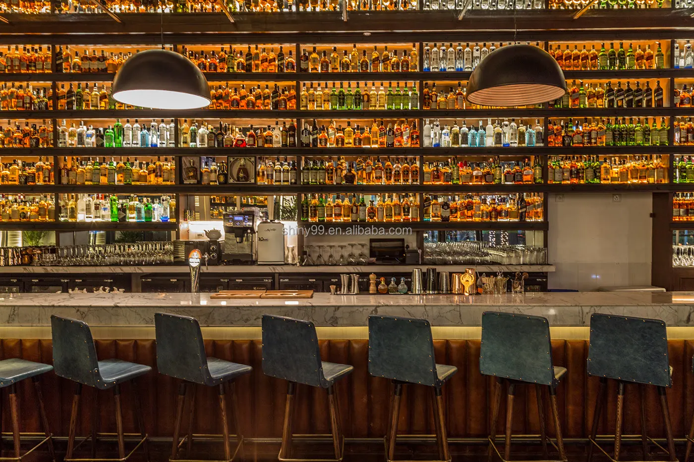 Luxury Irish Pub Bar Counter Design - Customizable Furnishings