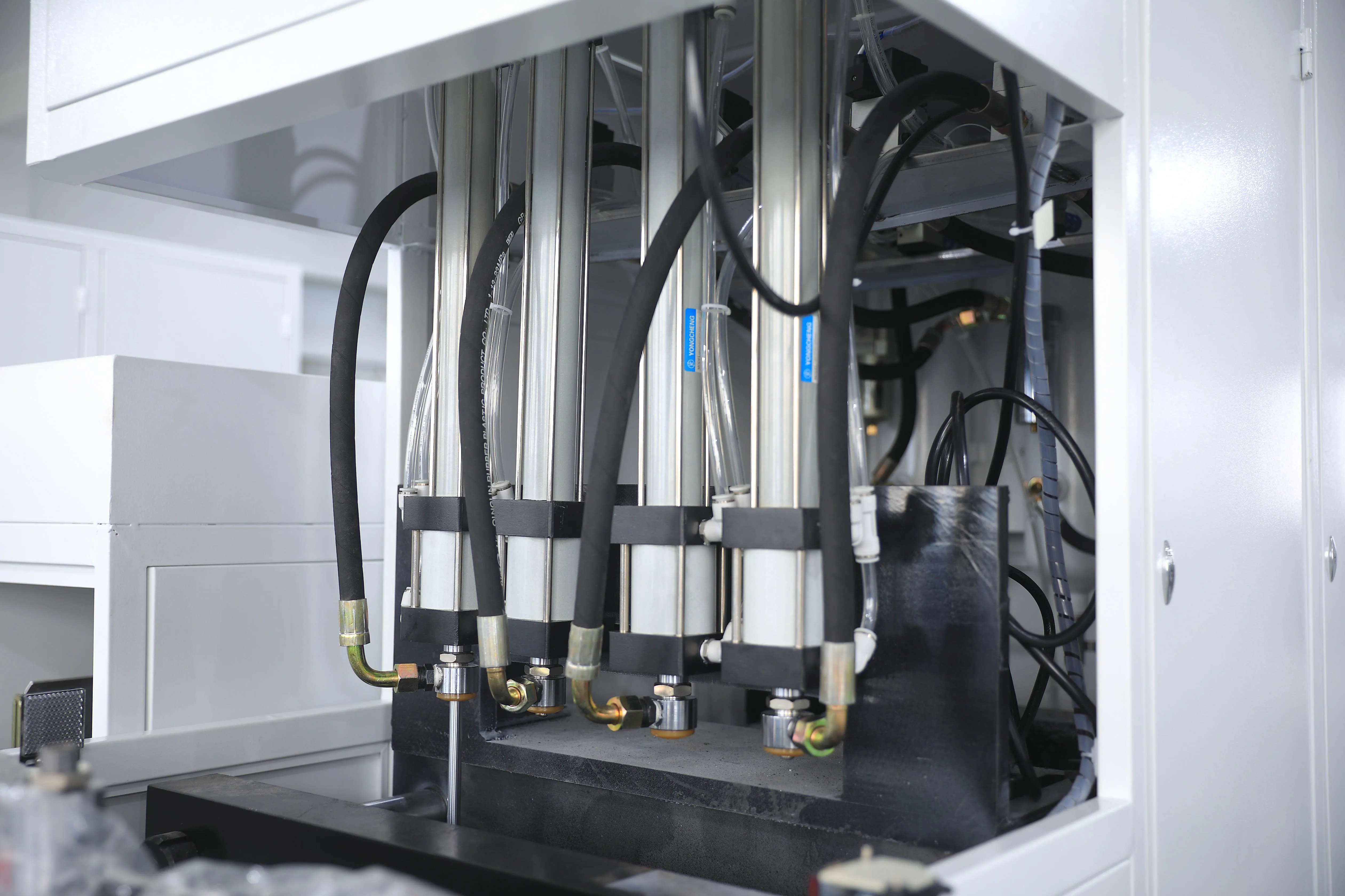 Faygo Union 100 ML - 1500 ML Semi-Auto Blow Molding Machine