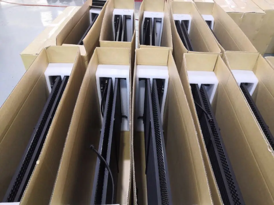 Outdoor Building Facade Advertising 70% Transparent Rate 31.25mm Led ...