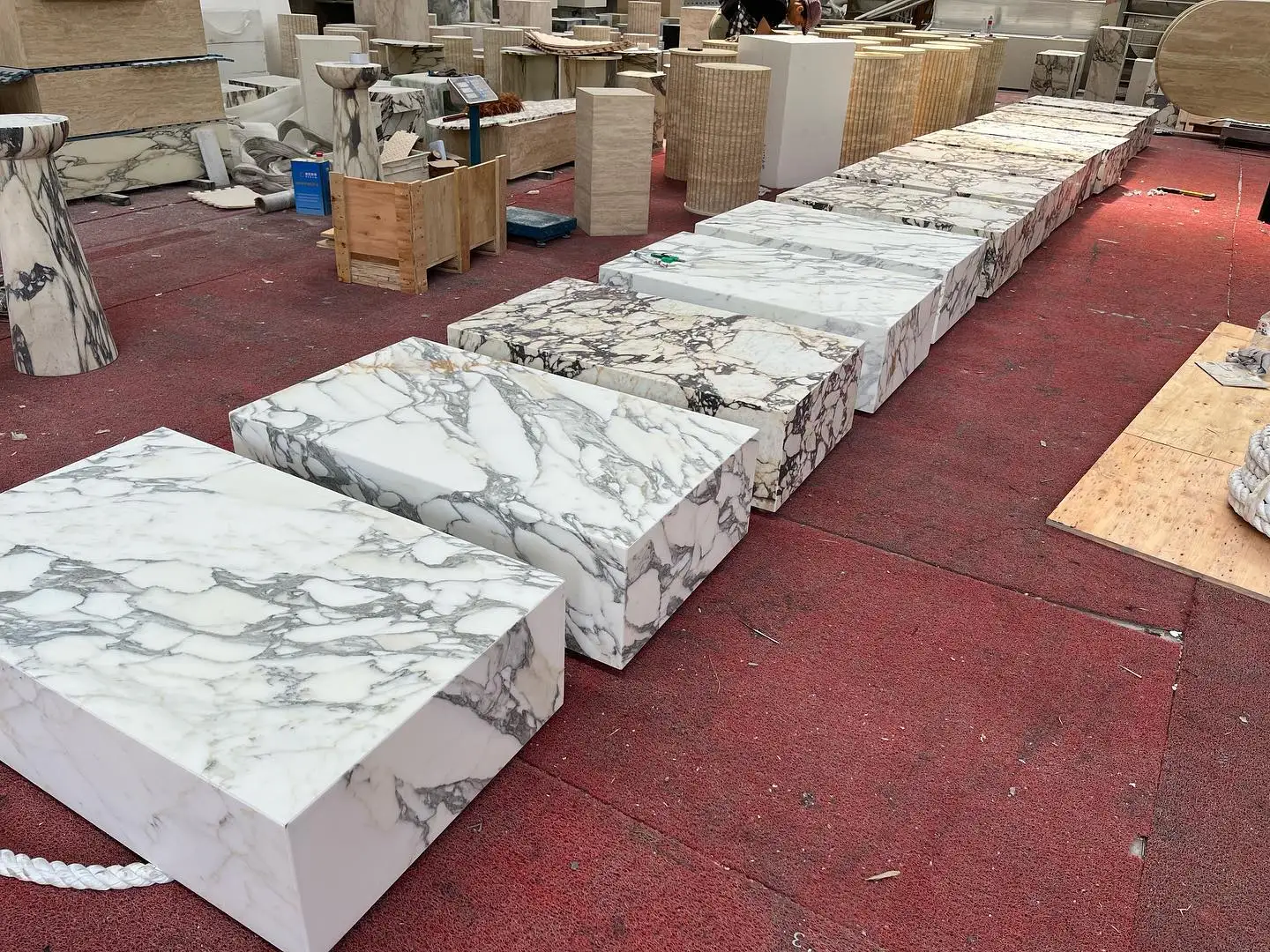 Italy Arabescato White Marble Plinth For Living Room Stand Table - Buy ...