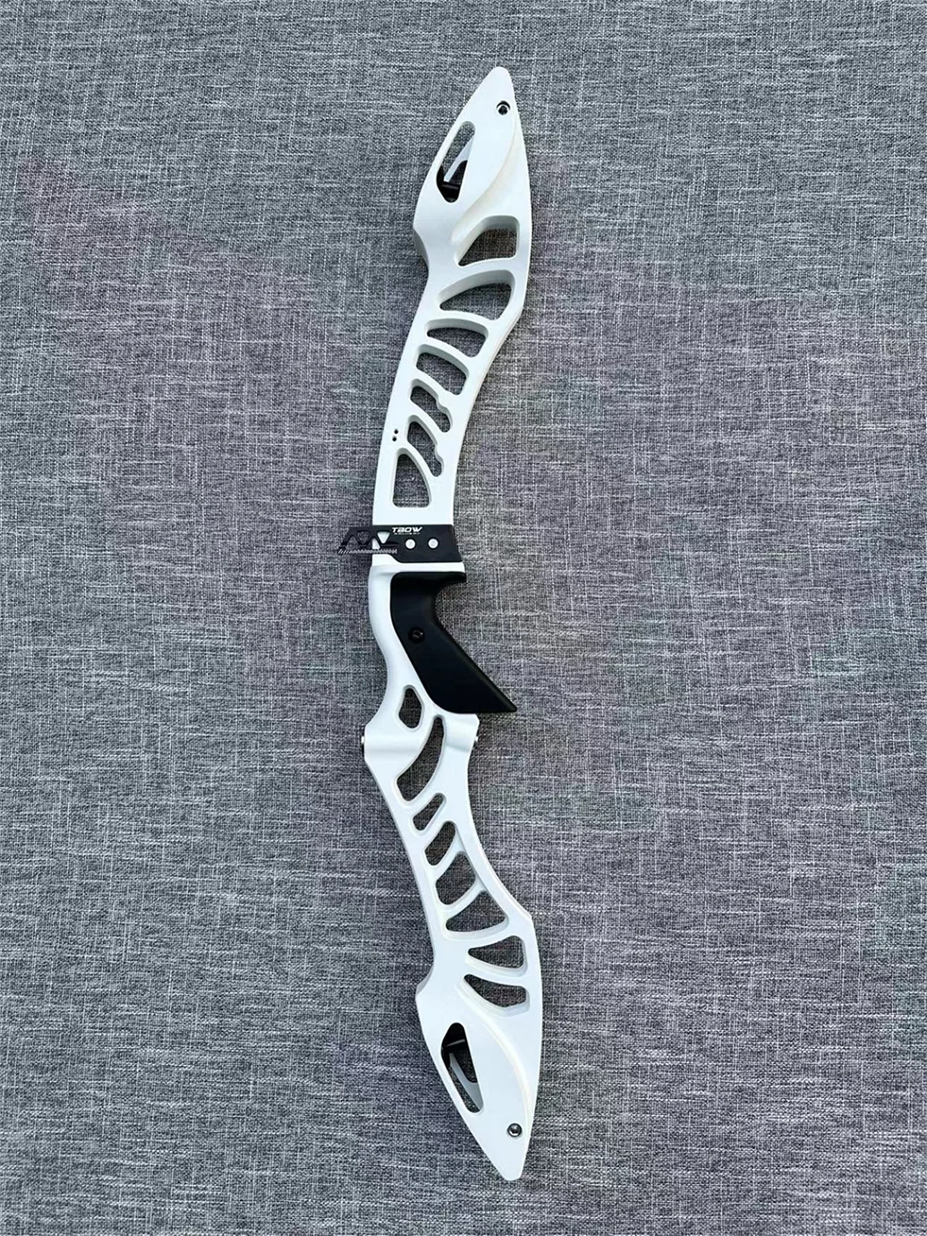 H27 CNC 27inch ILF Bow Riser - Ideal for Hunting & Archery