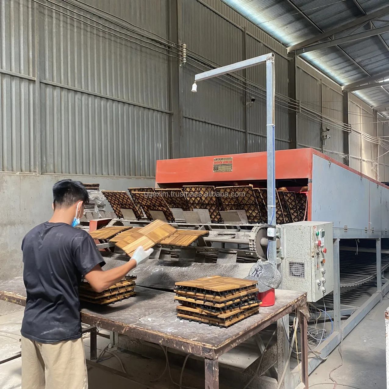 Artificial Grass Turf Tile Interlocking System Self Drain Artificial ...