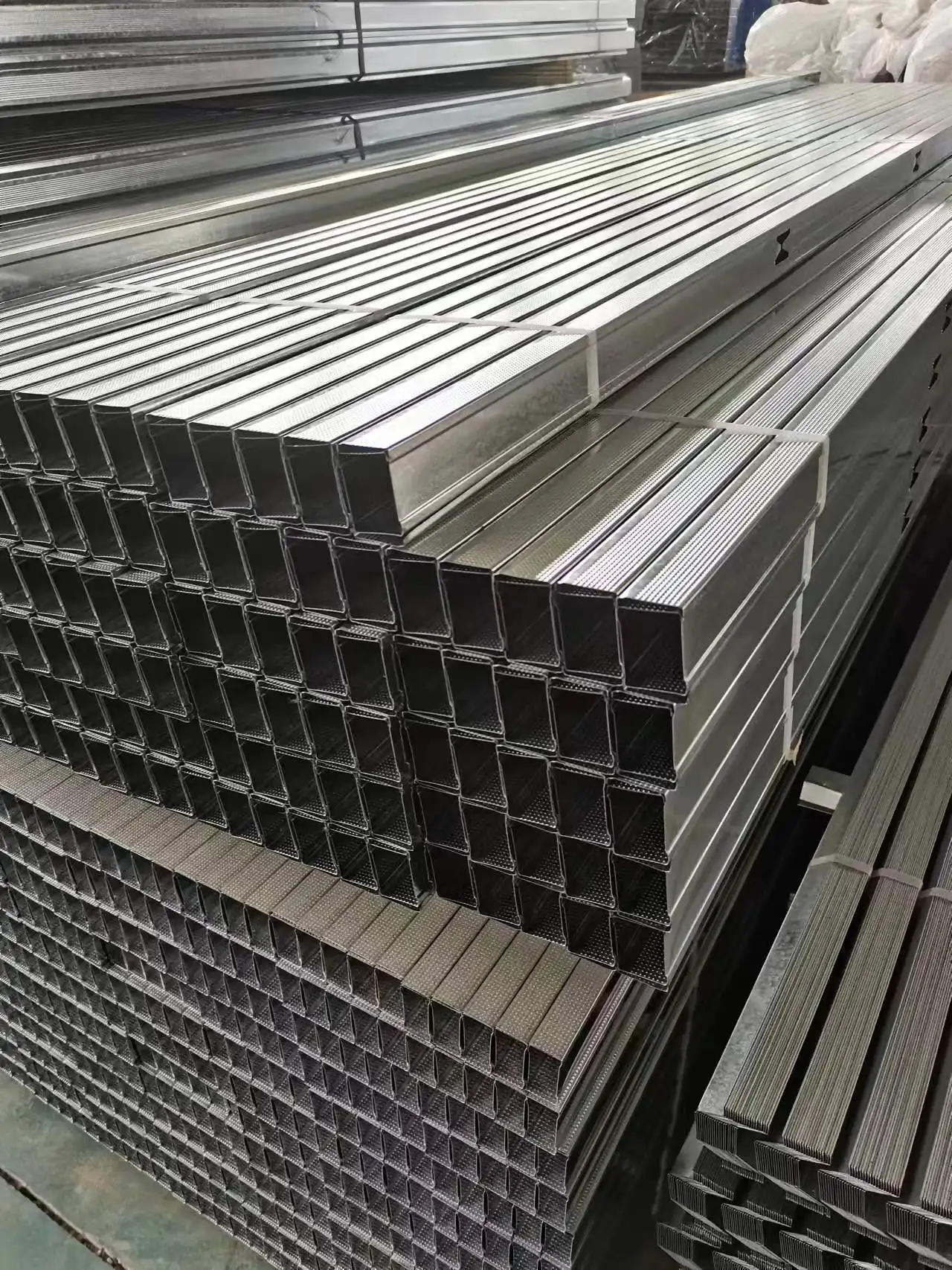 2024 Hot Dipped Galvanized Drywall Stud Cw 50,Uw75,Cw Uw Profil - Buy ...