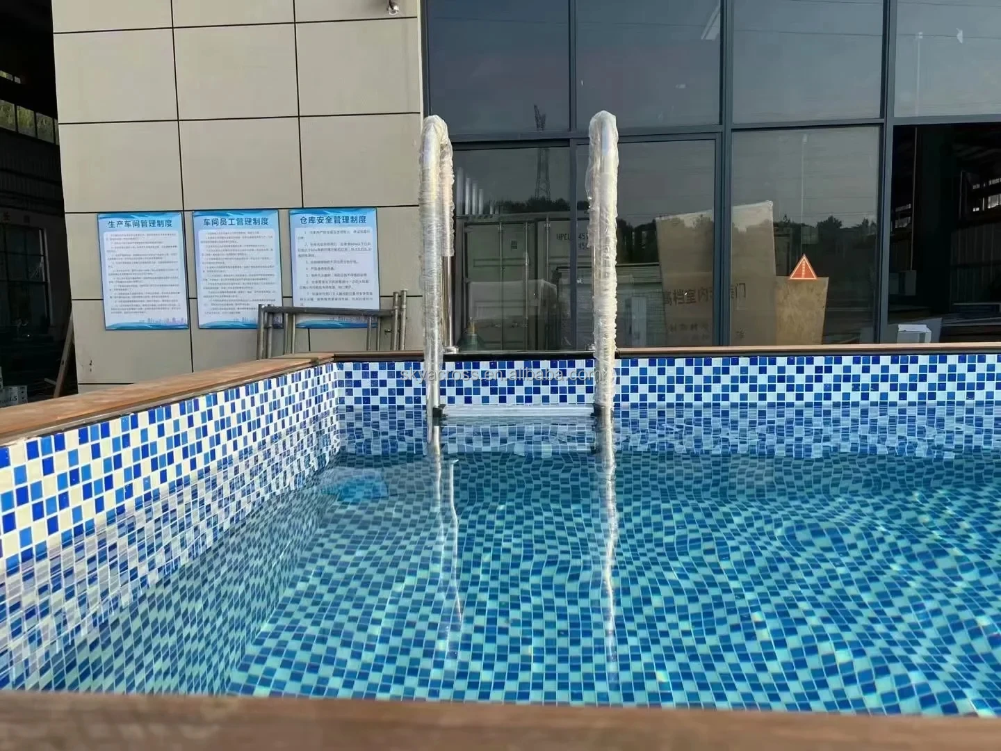 Custom Outdoor Fiberglass Pool - 30ft Shipping Container