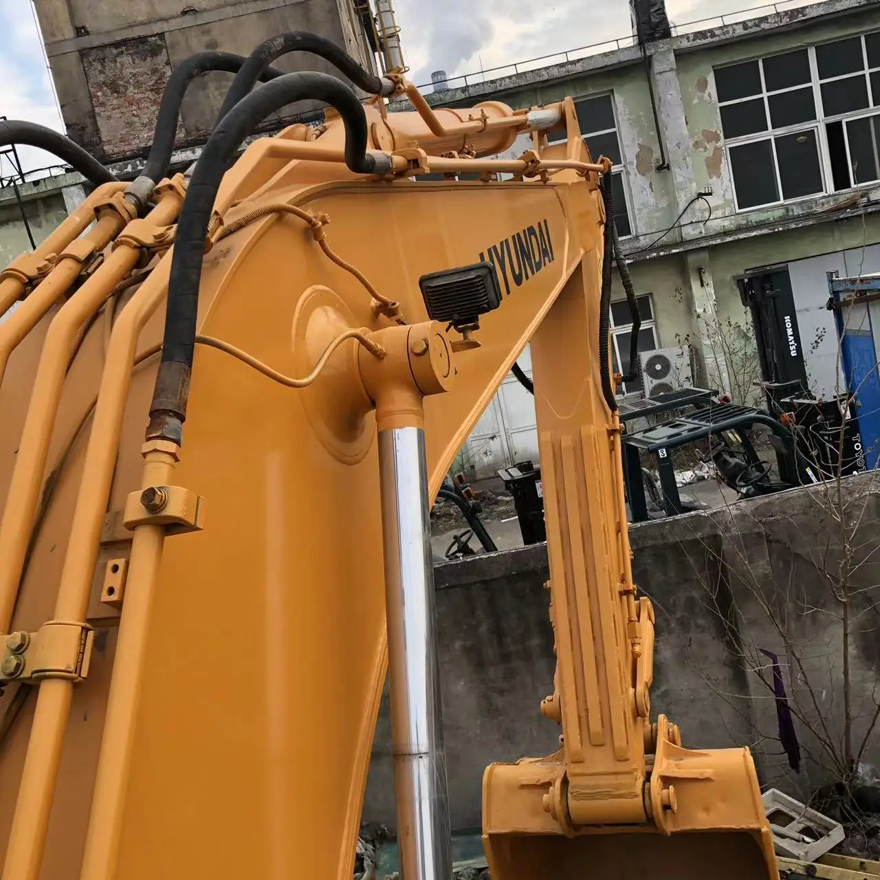 Used Excavator Digger Made In Korea Hyundai 220-9 Original Used Crawl ...