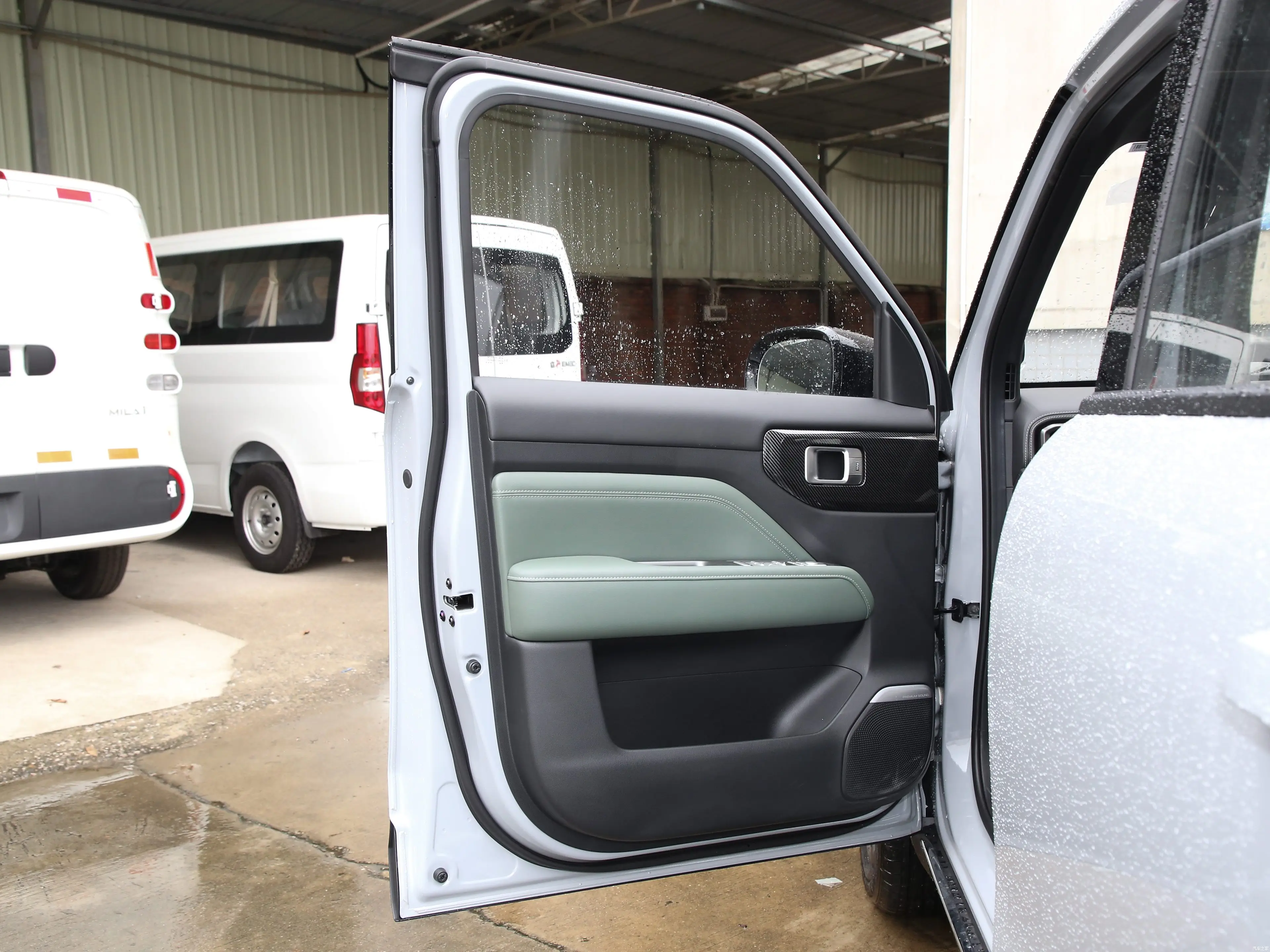 Wuling Baojun Yep Plus - 401km off-Road EV Car with Fabric Seats