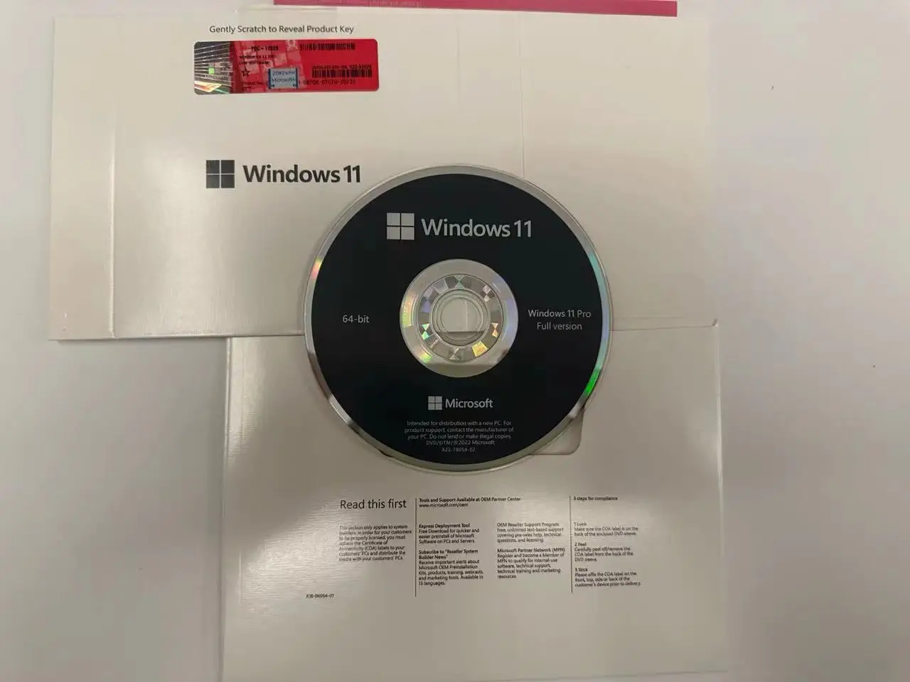 Microsoft Windows 11 Pro Key Card + DVD - Multi-language for 32/64 Bit