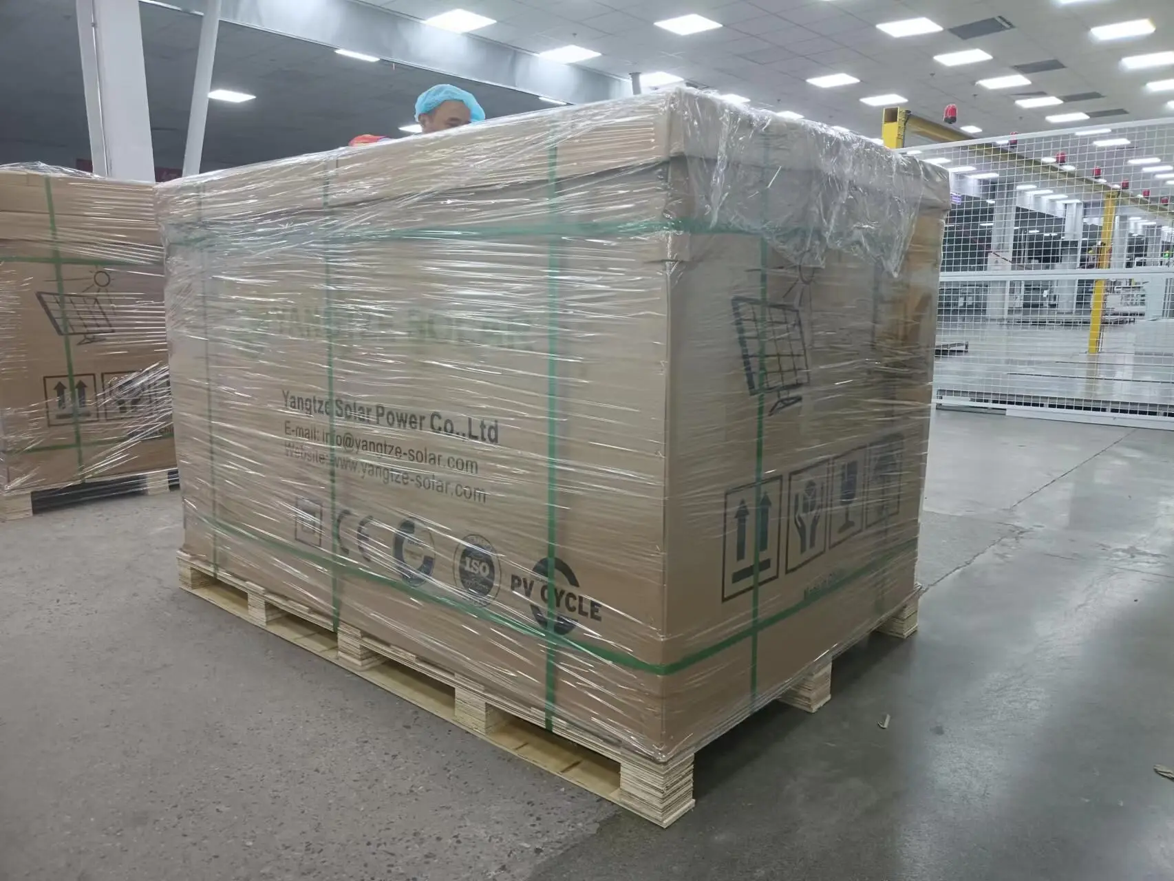 Portable 100w Camping Power Station With Foldable Solar Panels Outdoor ...