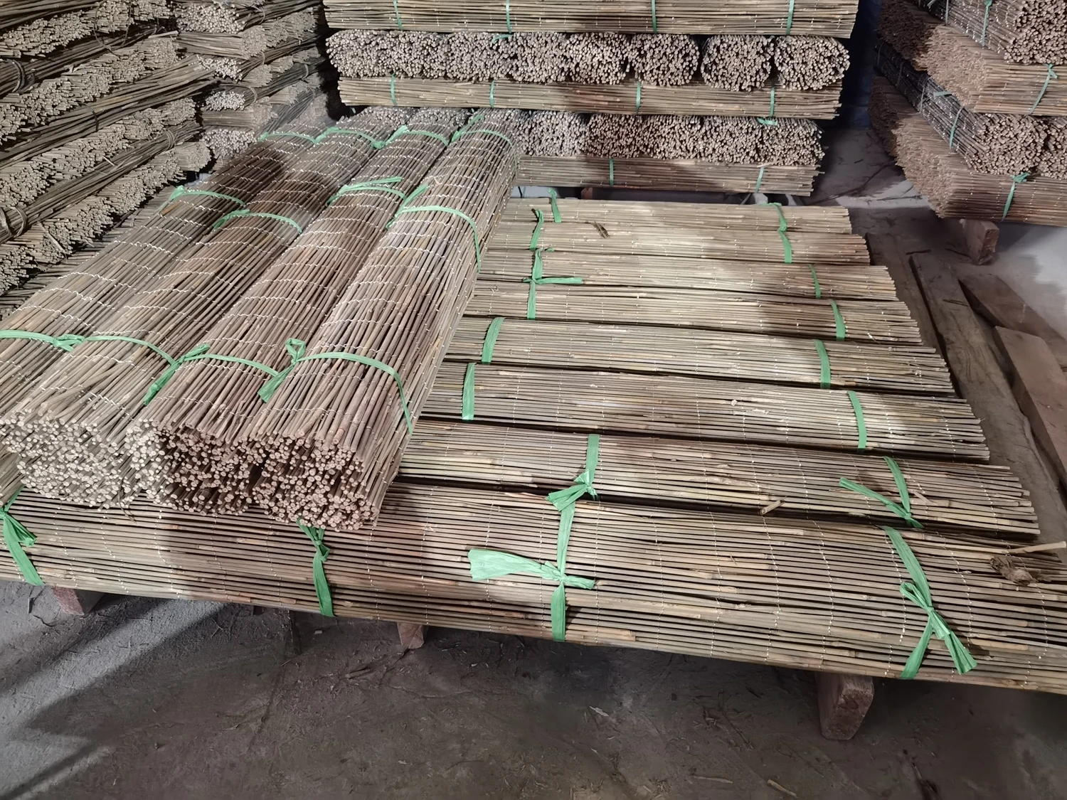 250*400 8-12mm High Quality Woven Rolled Bamboo Stick Fence For Farm ...
