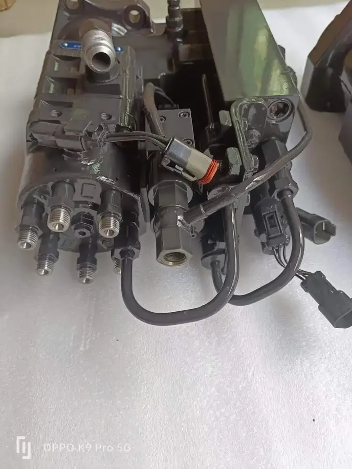 ISC8.3 Qsc8.3 Original Fuel Injector Pump 4076442 Fuel Injection Pump ...