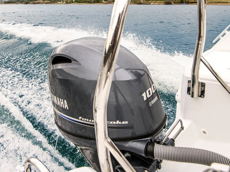 100hp YAMAHA Outboard Engine - Power and Efficiency for Boats
