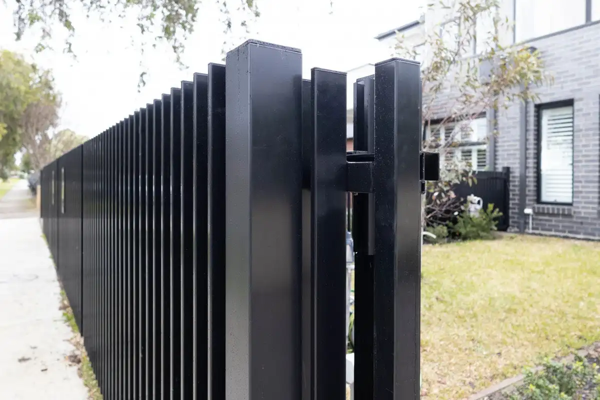 Customizable Metal Fencing - Durable and Stylish Solutions