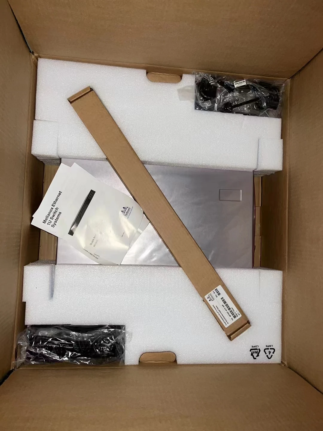 Mellanox Mqm8790-hs2r 40 Qsfp56端口无阻塞hdr 200 Gb/s 2电源p2c气流mmqm8790-hs2r ...