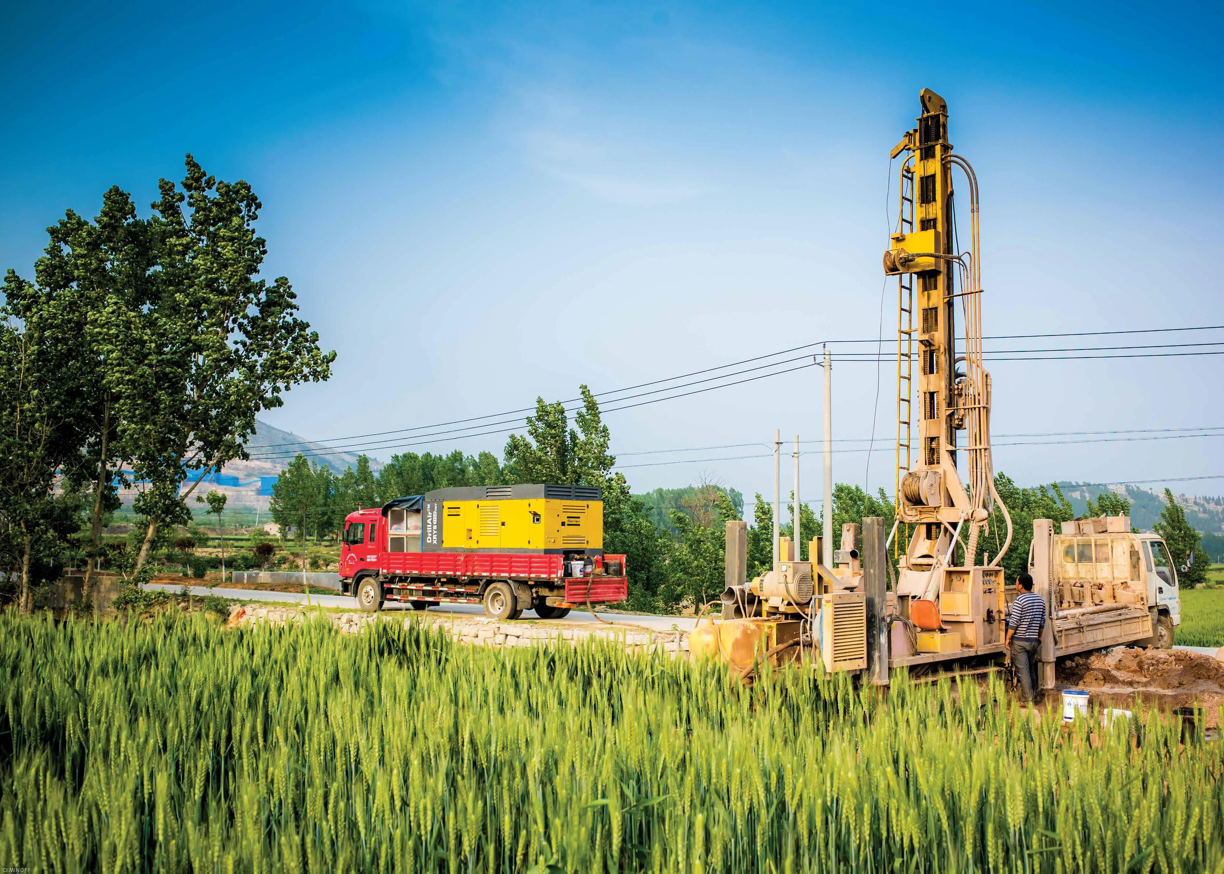 Atlas Copco V900 - High Efficiency Mobile Air Compressor