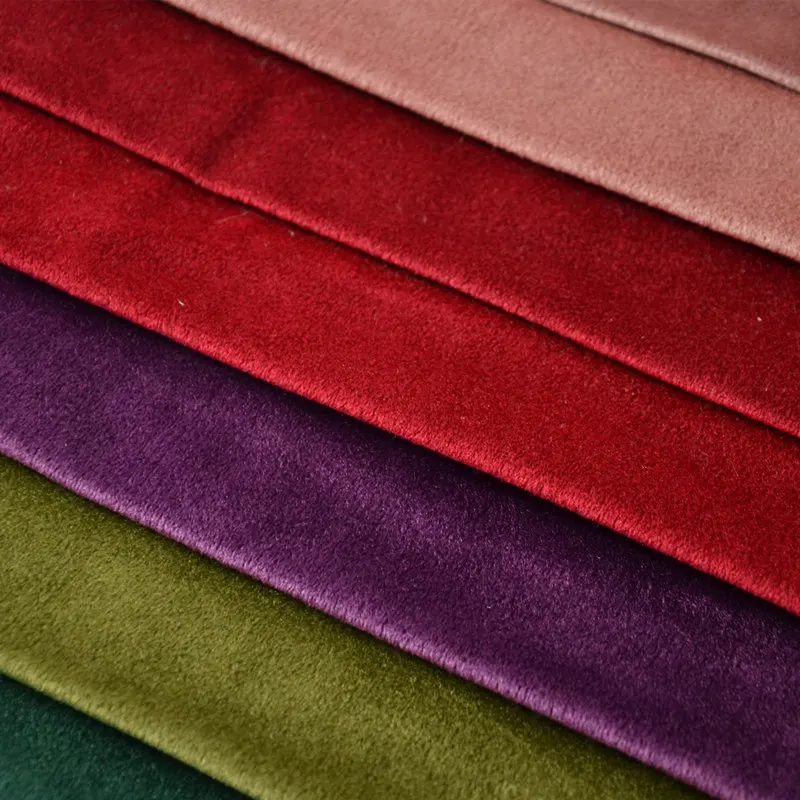 High-quality Microfiber Plush Fabric - Perfect for Blankets