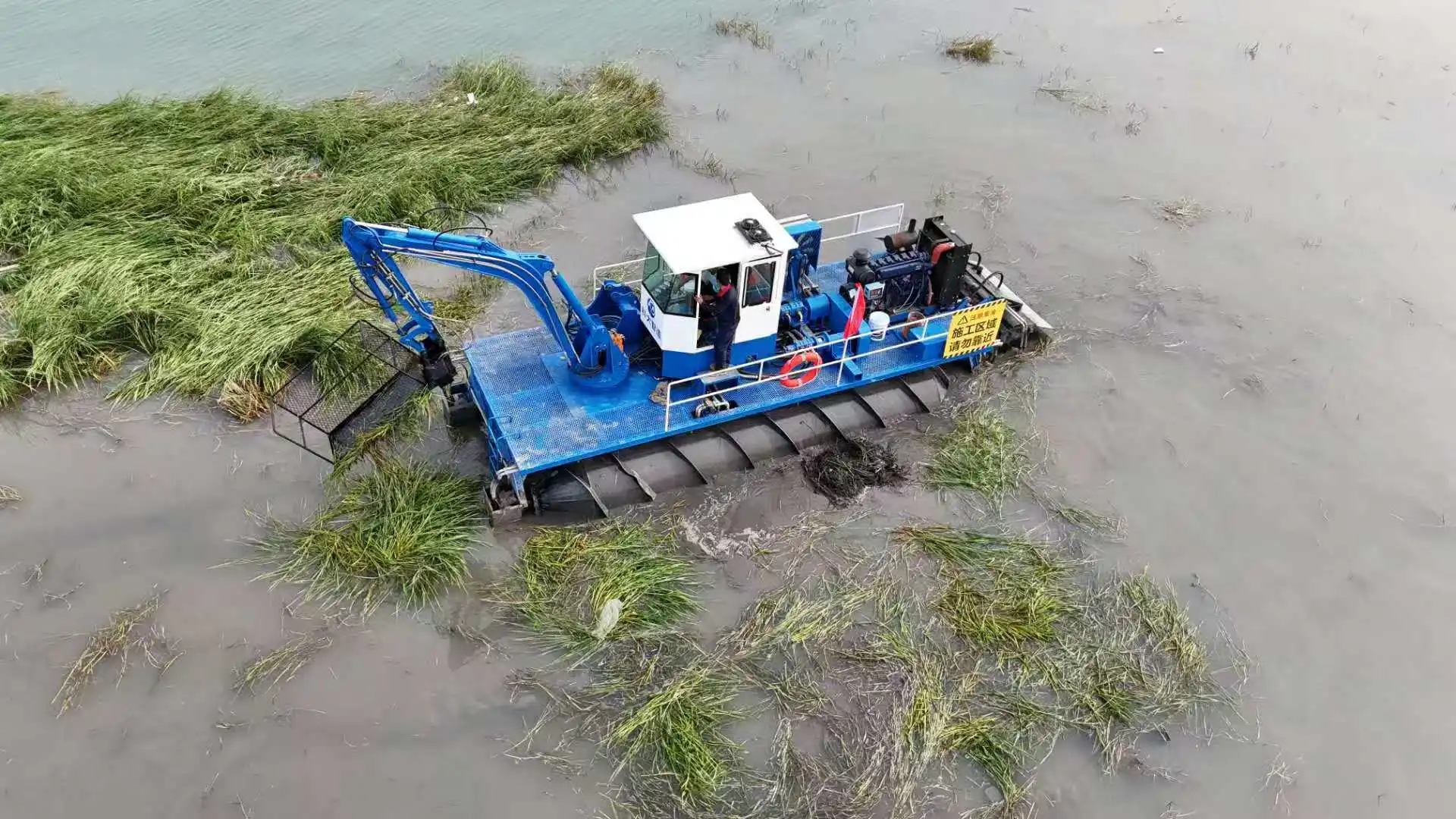 KEDA Swamp Land Amphibious Dredger - Multifunctional & Durable