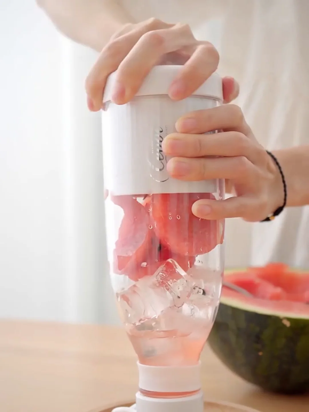 Best Gift Portable Mini Blender Wireless Travel Juicer Home Mixer Cup ...