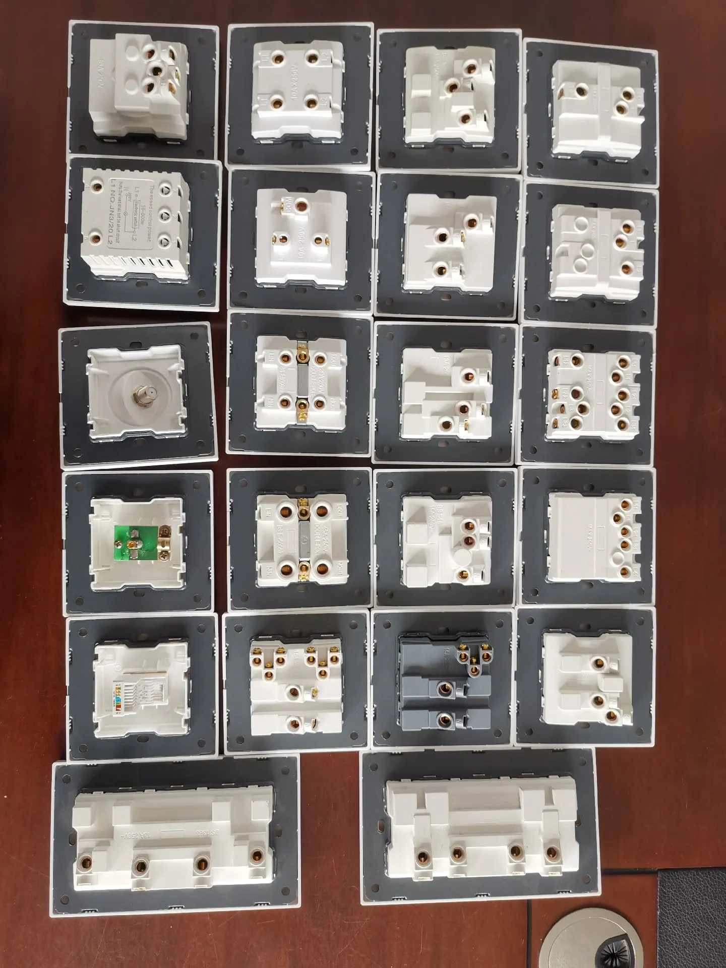 Modern Acrylic Light Wall Switch And Sockets Electric 220v Wall Sockets ...