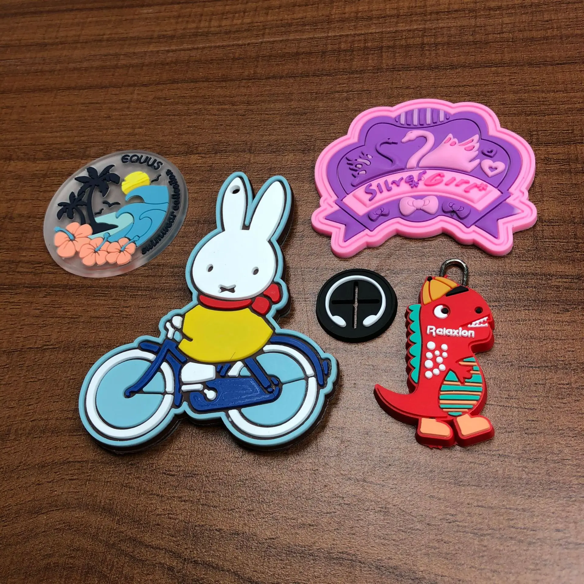 Eco-friendly Custom Clothing Rubber Logo Label Silicone Label Embossed ...