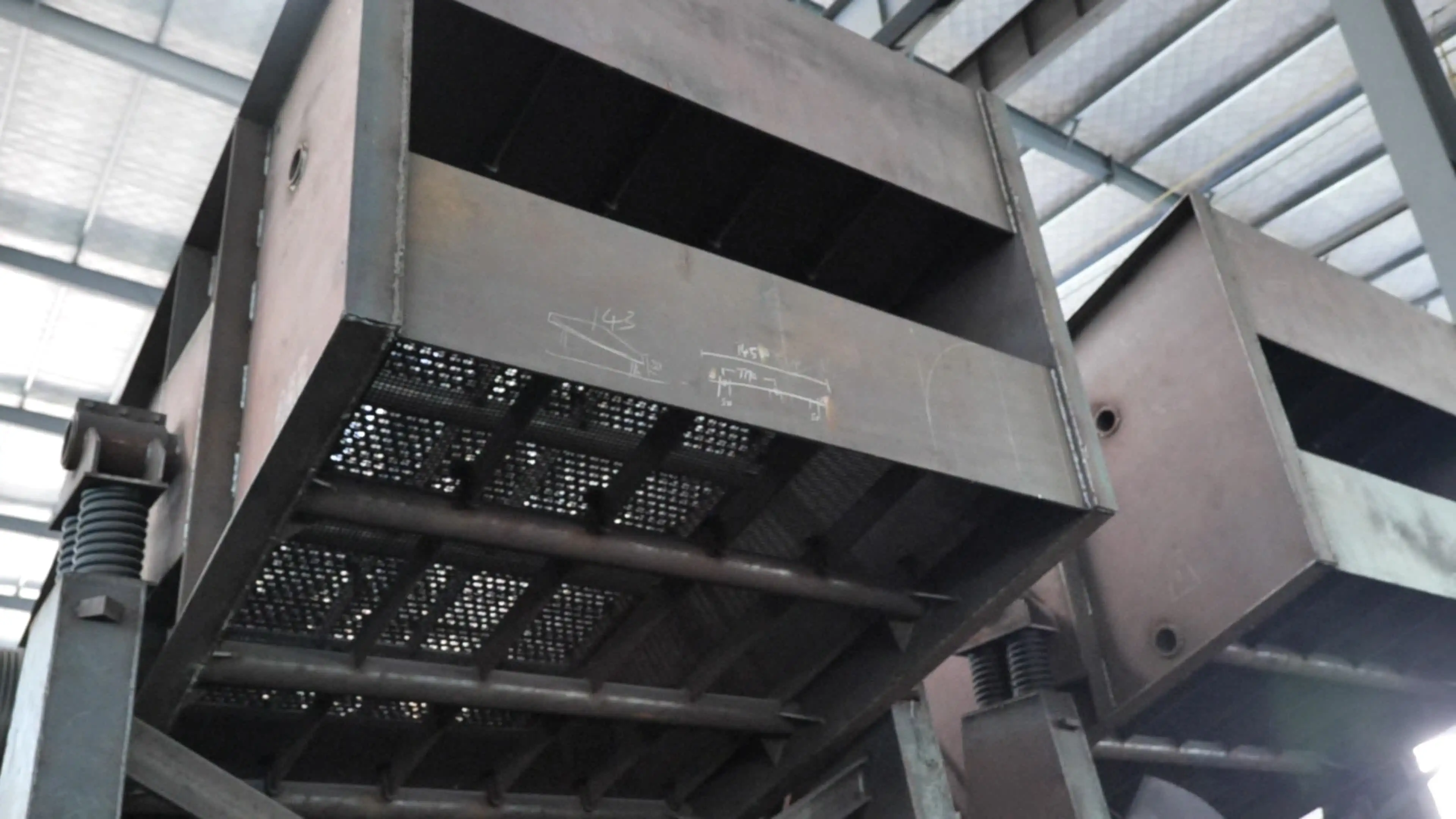 Sand Oscillating Screen Sieve with Vibrating Table Design