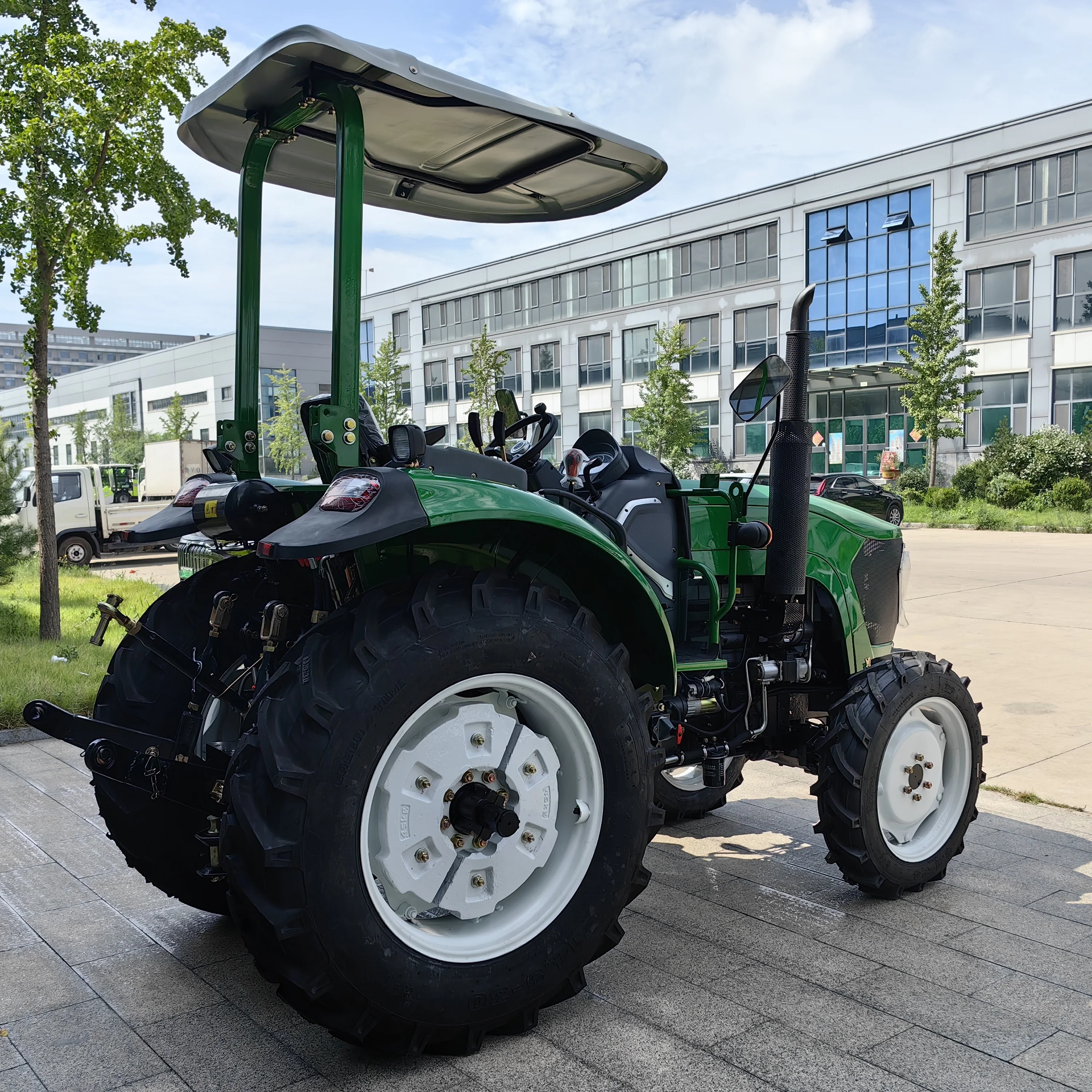 80hp 4WD Chinese Big TB Chassis Tractor for Sale - High Productivity