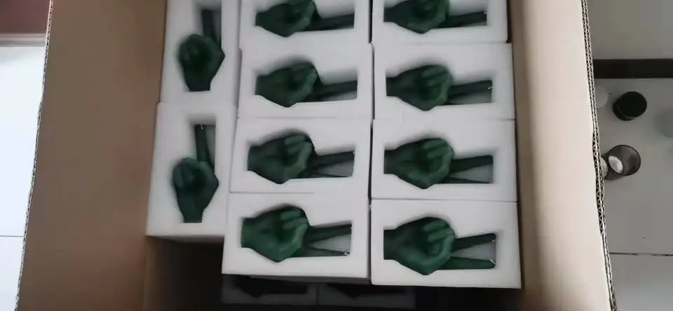 2021 New Design Middle Finger Funk Hand Shaped Candle For Decoration ...