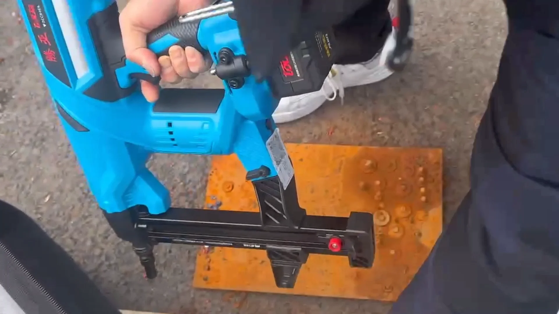 Toua Dccn40a Electric Rechargeable Nail Gun Strong Concrete Nailer Suitable For Concrete And ...