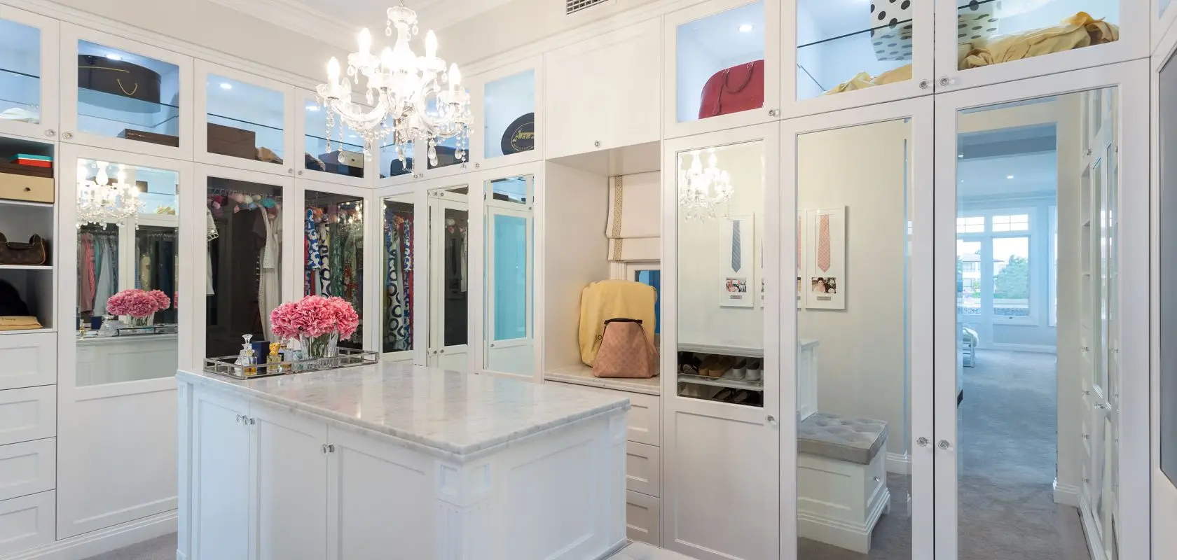 Hampton Style Kitchen Cabinet Design 2 Pac Shaker Matt Finish Kitchen ...