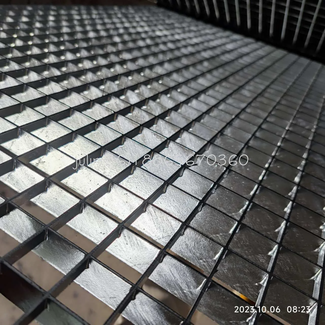 Metal Grating - Durable Steel Floor Open Mesh Flooring