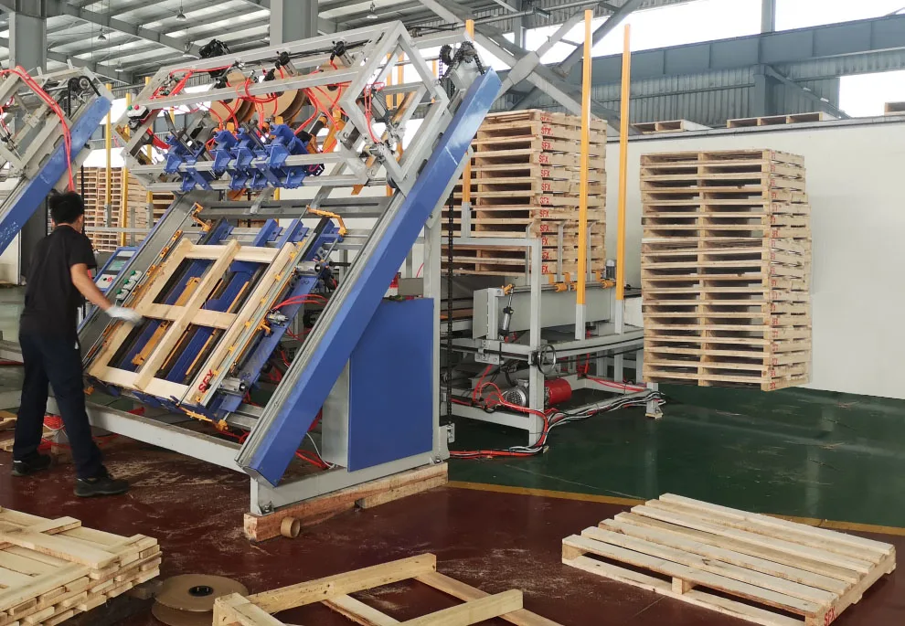 Automatic Pallet Making Equipment Single Man Wood Pallet Nailing ...