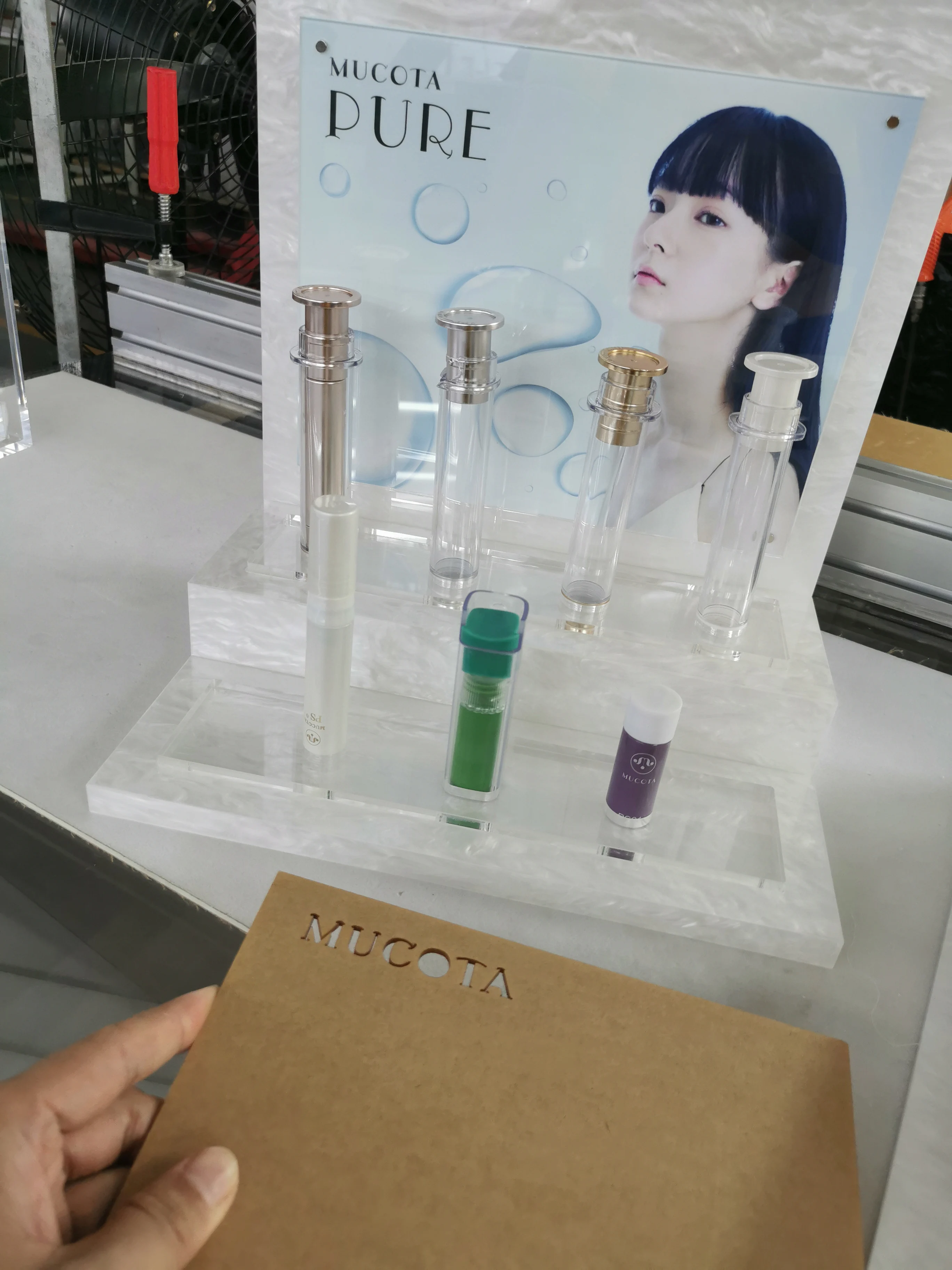 RAY YI Custom Countertop Perfume Bottle Display Rack