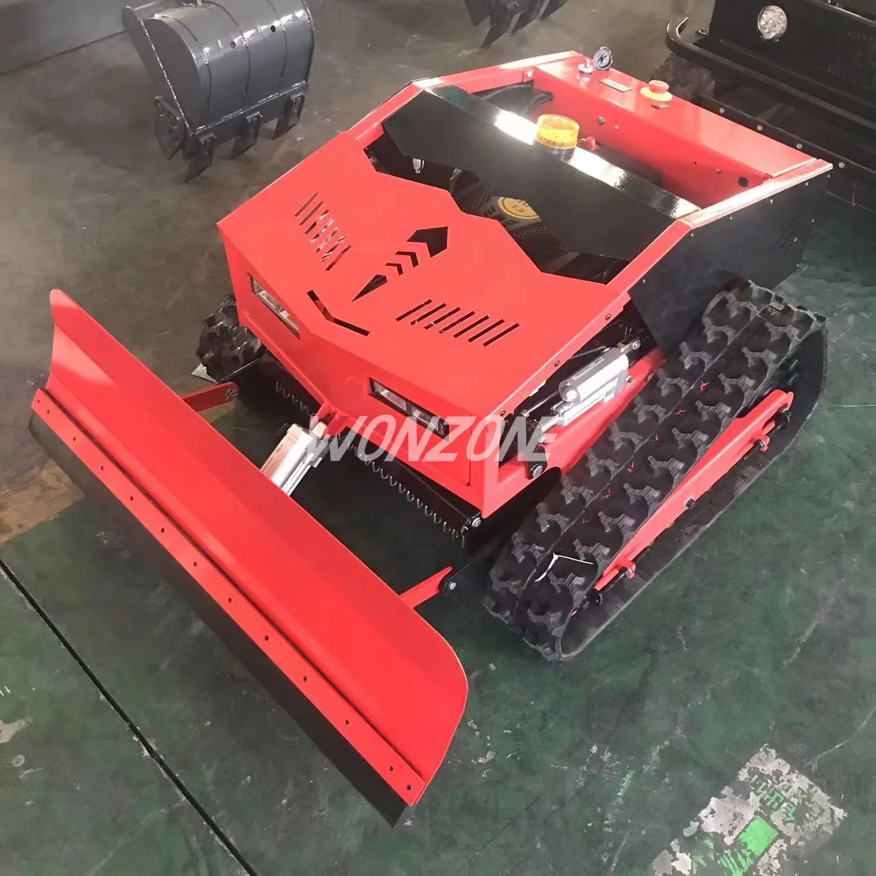 Rubber Crawler Robot Lawn Mower Robotic Lawn Mower Mini Garden Remote Control Lawn Mower 24v