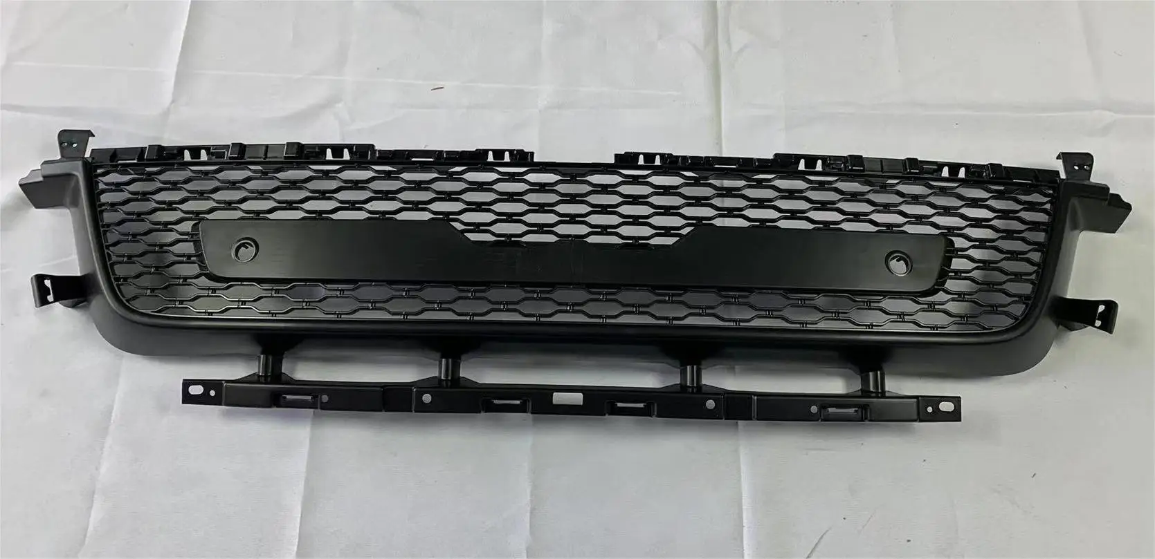 Hot Sale High Quality Factory Delivery Front Bumper Center Grille W ...