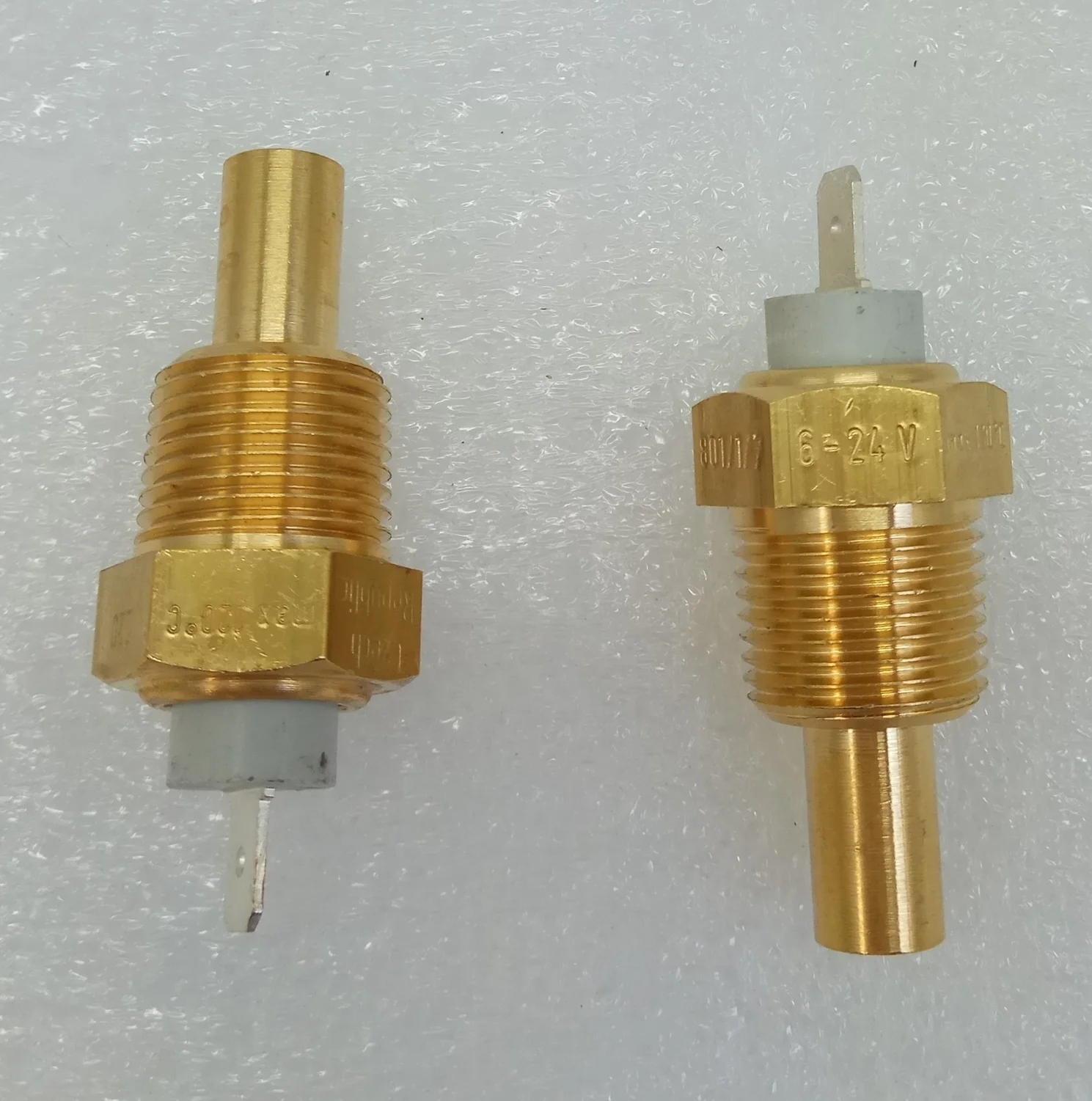 Genuine VDO Temperature Sensor 323-801-001-007 for Engines