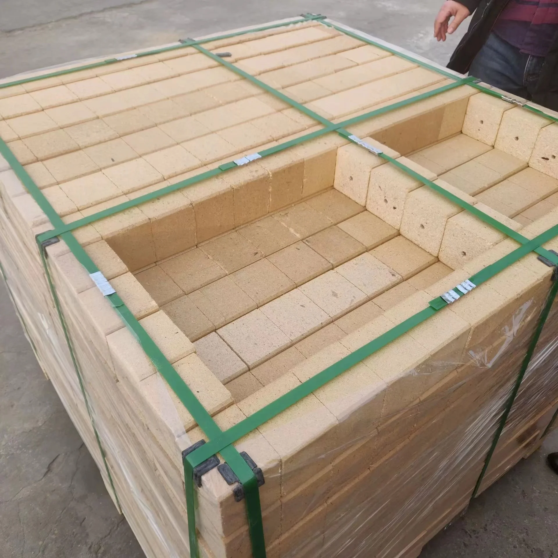 Compressed Sawdust Blocks For Pallet Water Proof Compressed Wood Pallet ...