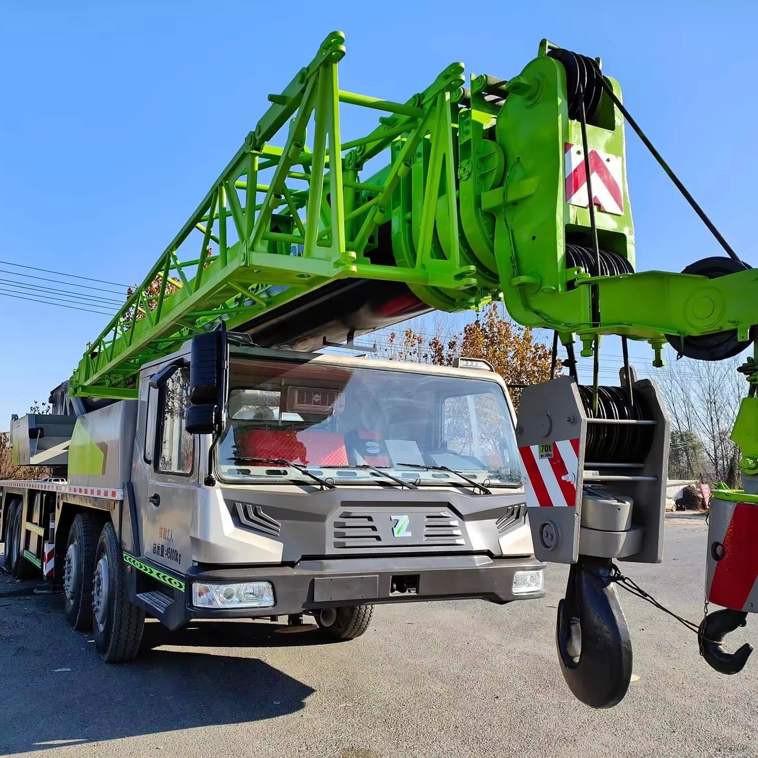 Zoomlion heavy truck crane 90 ton ZAT900 All Terrain Crane Truck for ...