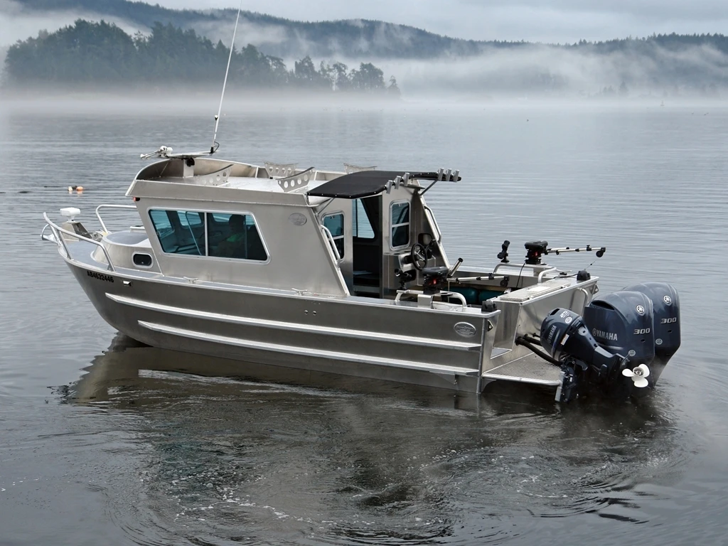 25ft Cabin Bass Boat - Luxury Yacht for Fishing & Surfing