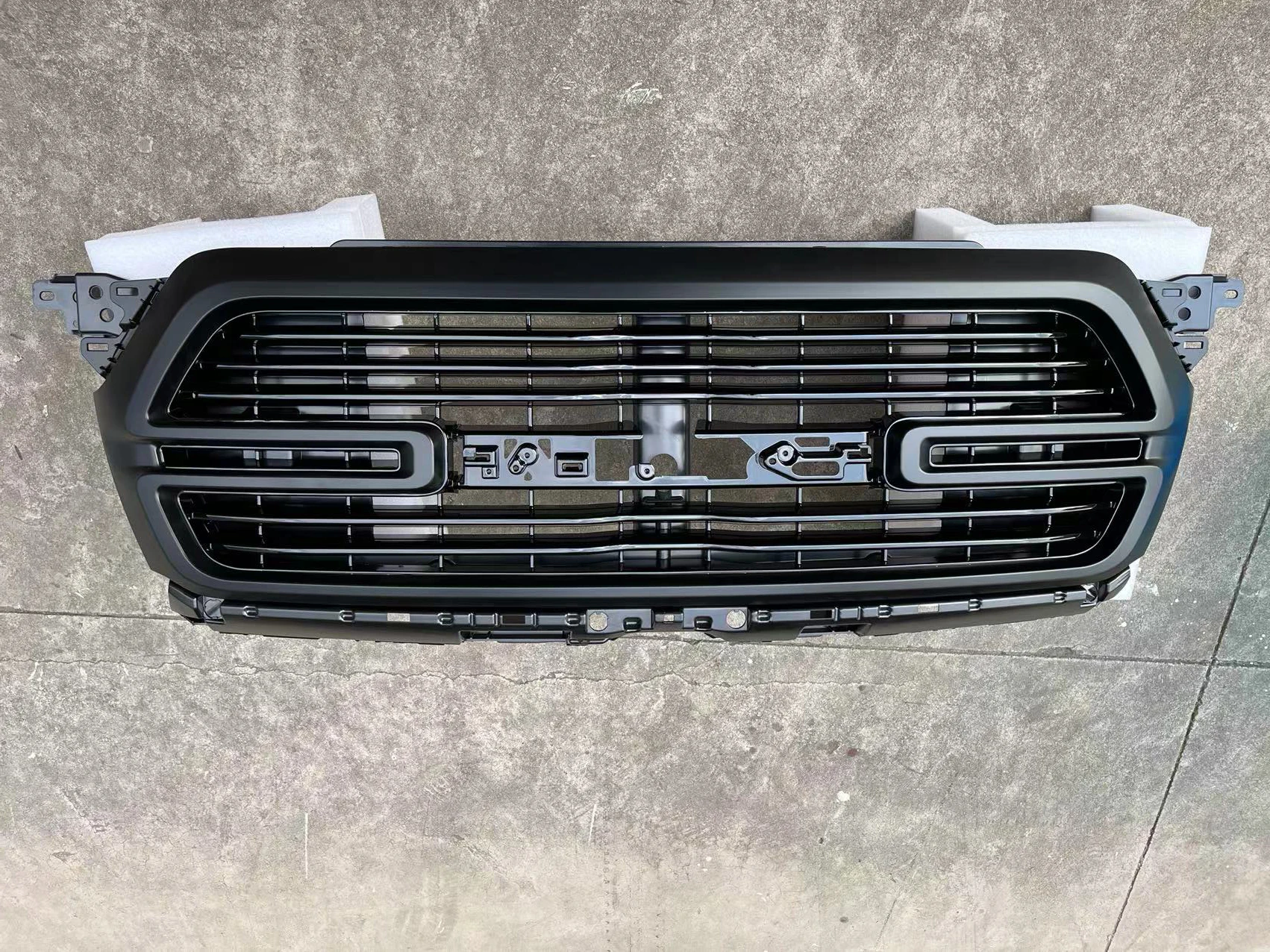 汽车车身零件黑色格栅前极好的哑光和高光汽车前格栅道奇ram1500 2019 - Buy 前格栅的ram,零件道奇,塑料前车格栅 ...