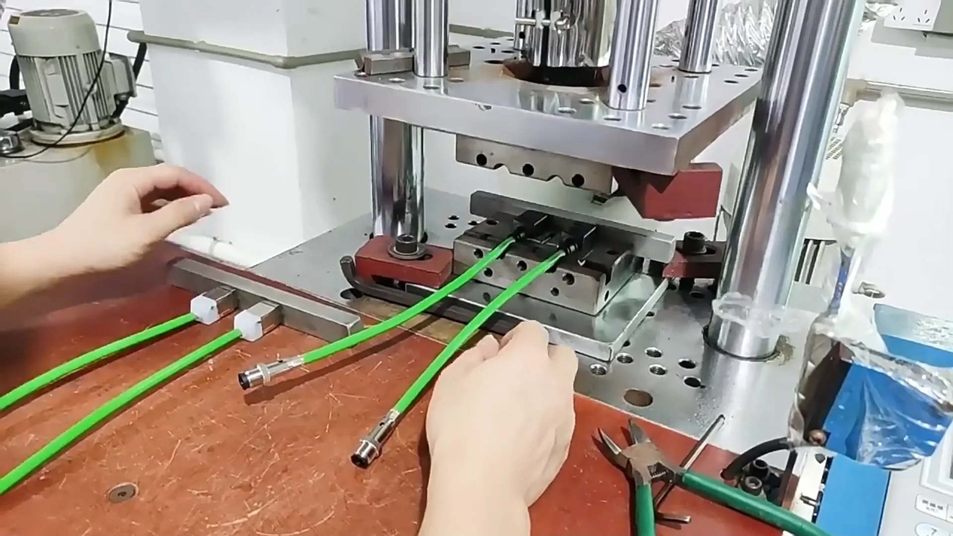 Circular Sensor M5 4pin Female Connector Overmolded Right Angled With ...